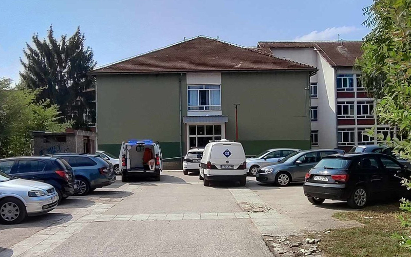 Info Bijeljina - Detalji horora u Gimnaziji u Sanskom Mostu: Domar iz ... Info Bijeljina - Detalji horora u Gimnaziji u Sanskom Mostu: Domar iz ...
